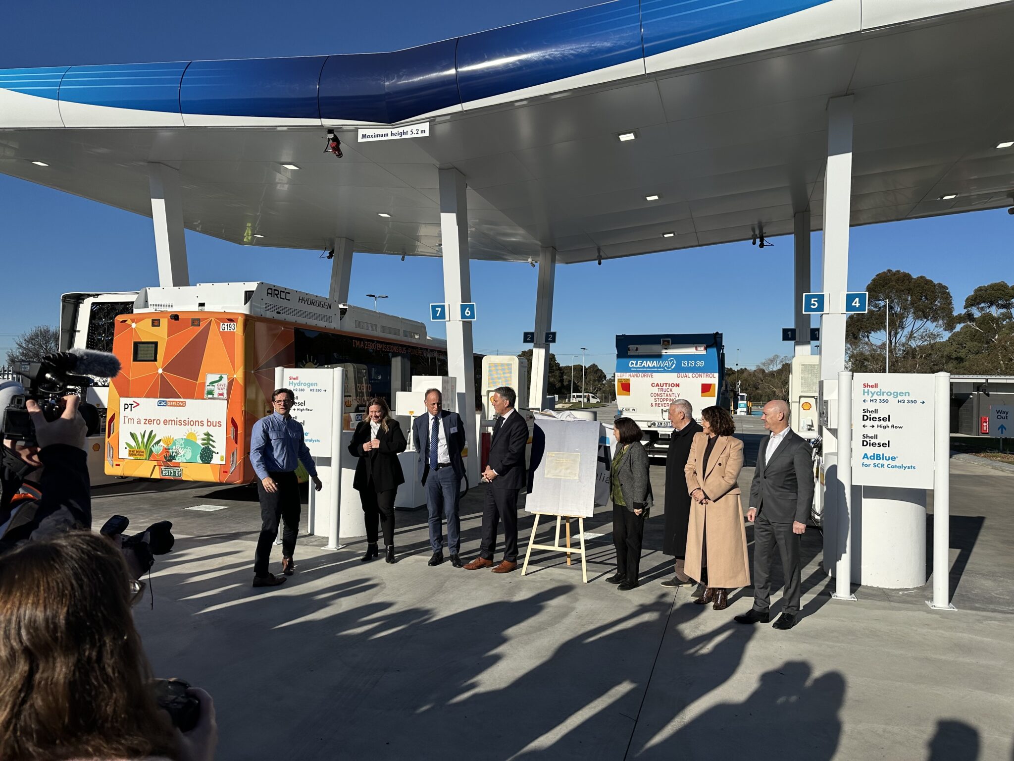 VIVA launches Australia’s first public H2 refueling station in Geelong ...